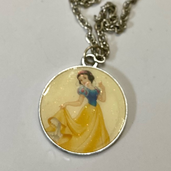 Disney | Accessories | Vintage Disney Princesses Necklace Snowhite ...